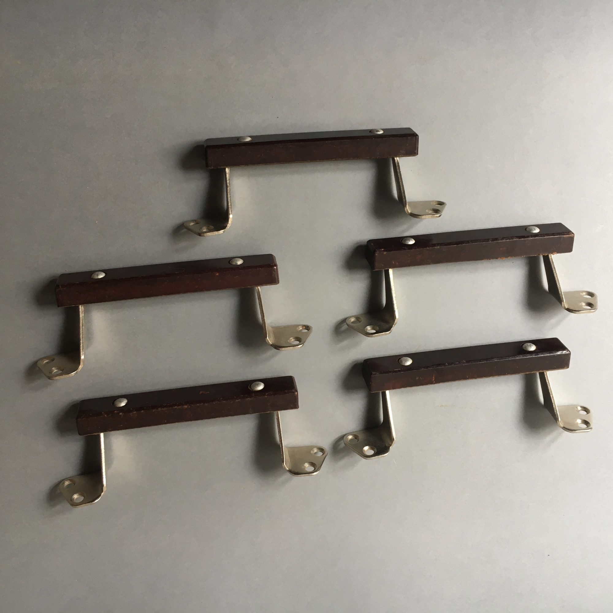 POIGNEE EN BAKELITE / ref : R448 - NIKEL-FORMS